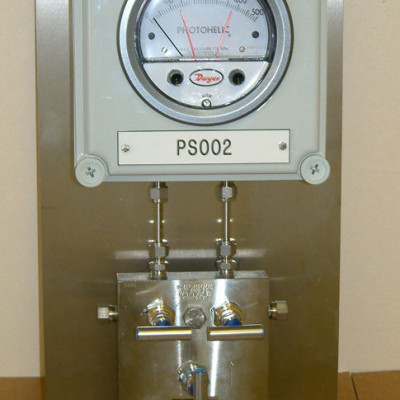 Dwyer 3000MR Photohelic Switchgauge for low differential pressure